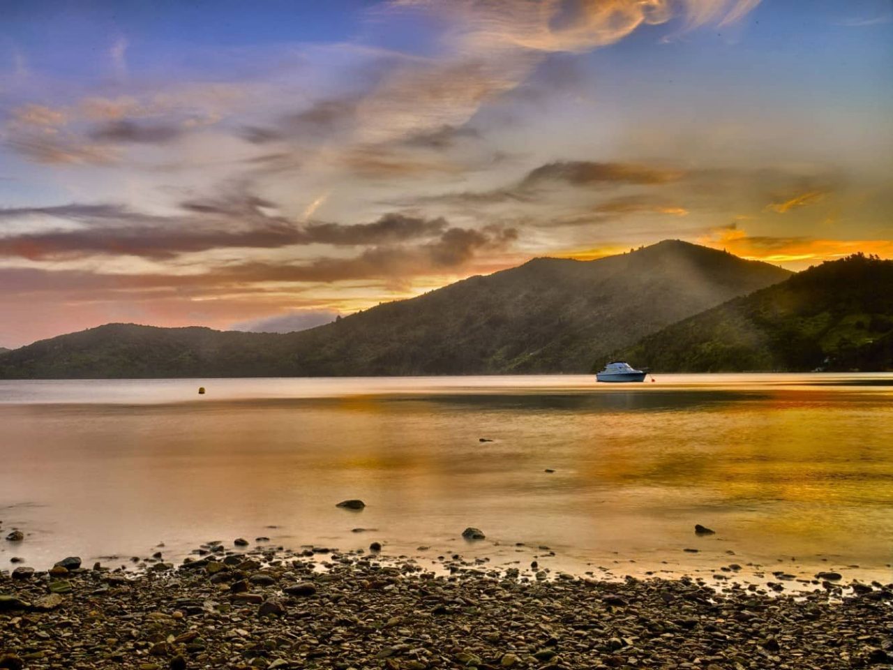Cruises To Cruising the Queen Charlotte Sound