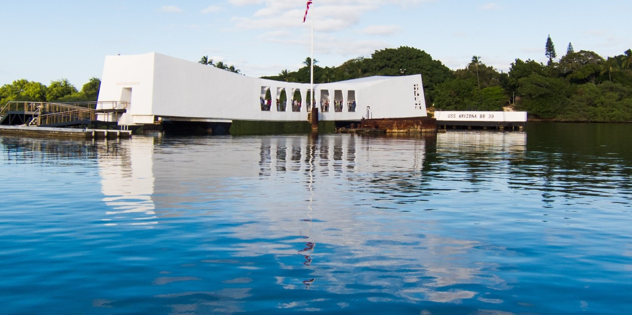 Pearl Harbor, City Highlights & National Memorial Cemetery Cruise Tour